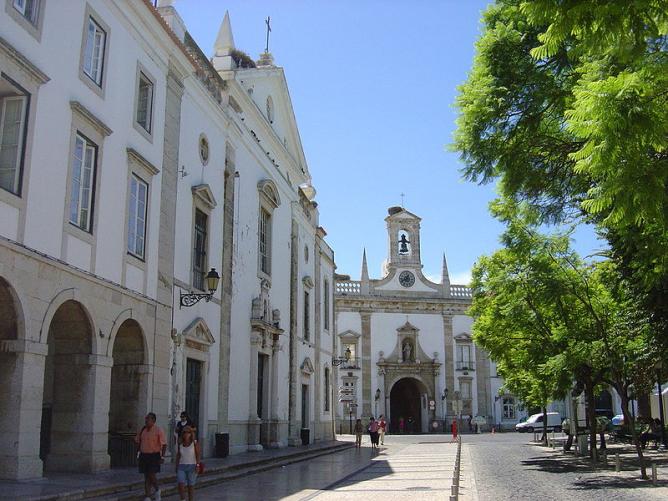 Faro's Best Contemporary Art Galleries