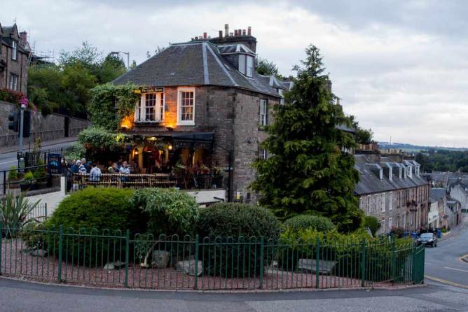 The 10 Best Bars and Pubs In Inverness, Scotland