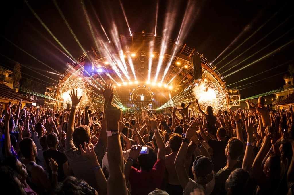 Ushuaia Ibiza Beach Hotel Queen Of Daytime Clubbing ushuaia-ibiza-beach-hotel-queen-of-daytime-clubbing