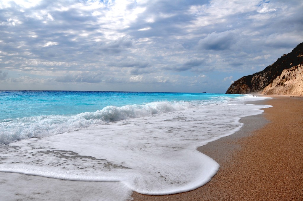 A Guide To Greece's Beaches: Sandy and Pebbly