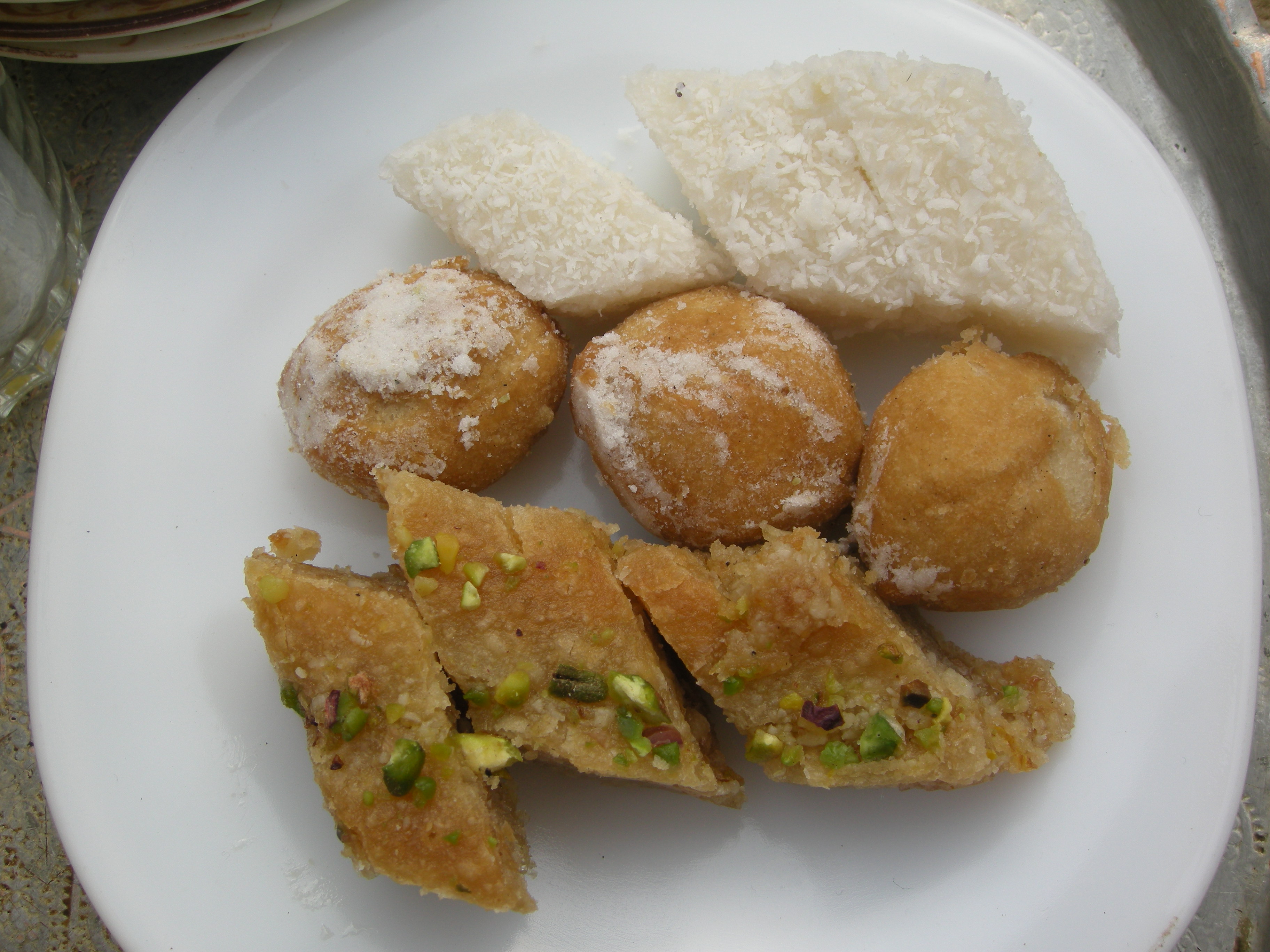 10 Local Iranian Desserts You Need to Try
