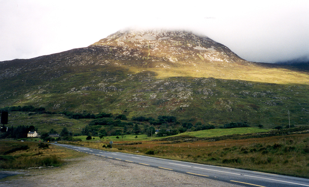 10 Beautiful Hiking Trails in Connemara, Ireland