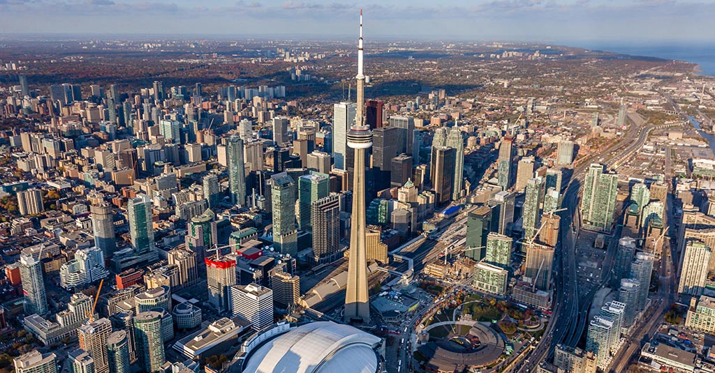 18 Must-Visit Attractions in Toronto