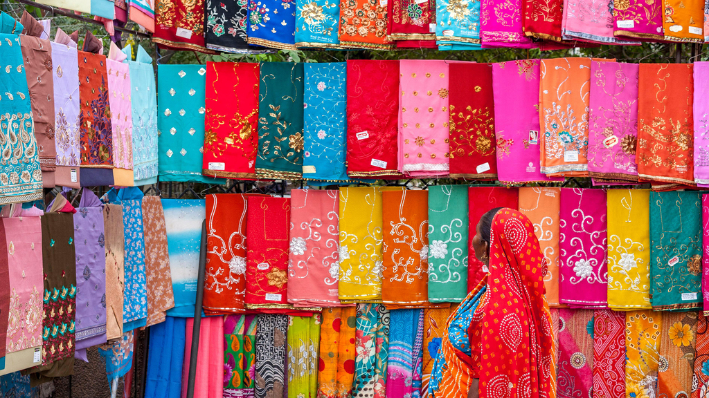 Uniquely Indian Souvenirs and Where to Buy Them in New Delhi
