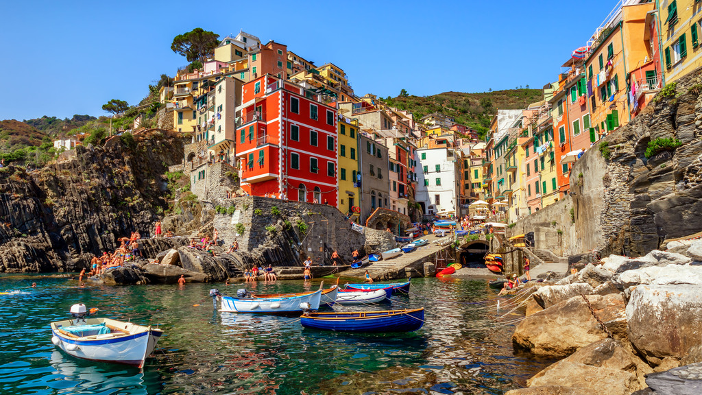 Amazing Day Trips to Take From La Spezia, Italy, by Boat